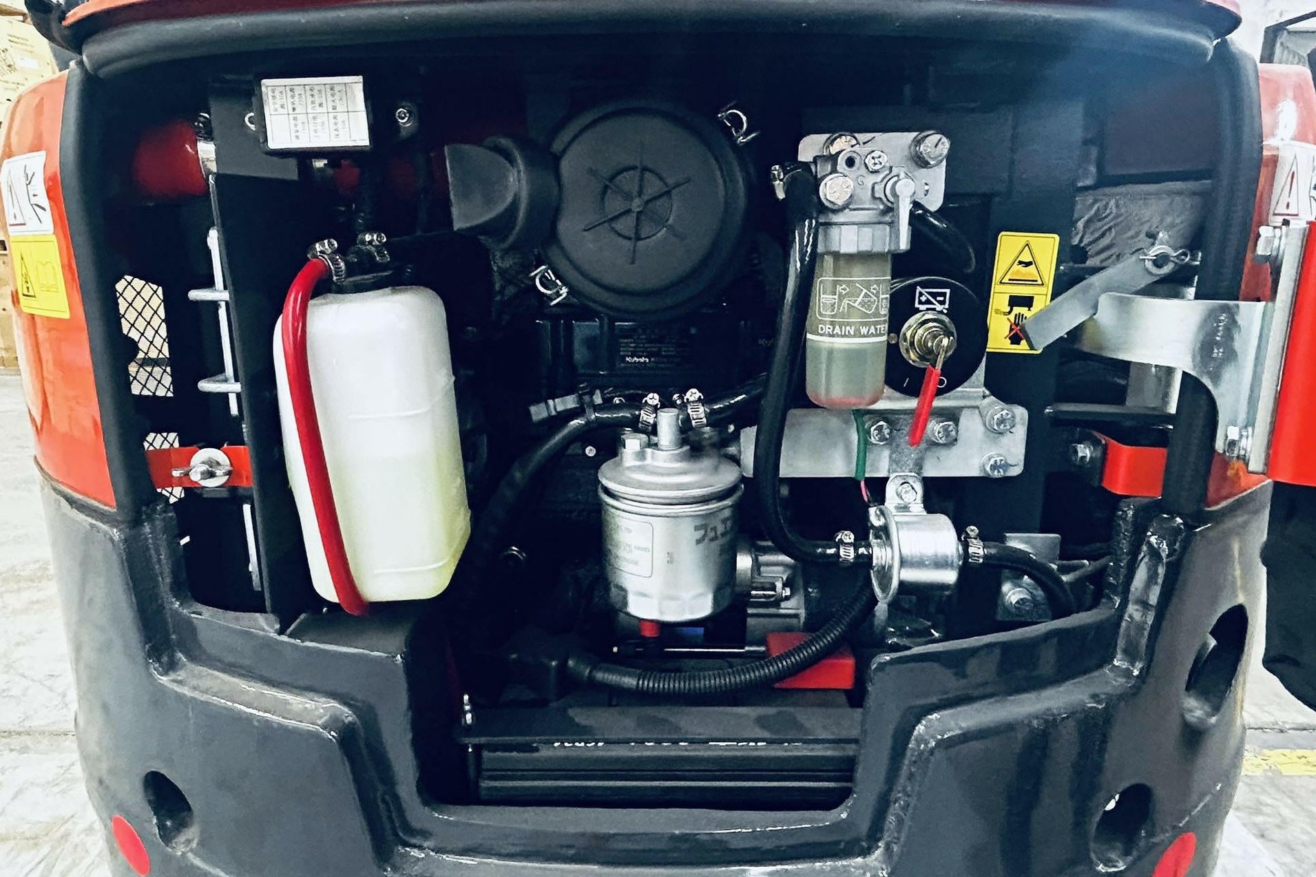 AGT KU-18E 1.8 Ton Mini Excavator with Kubota Engine | AGT-KU18E | AGT ...