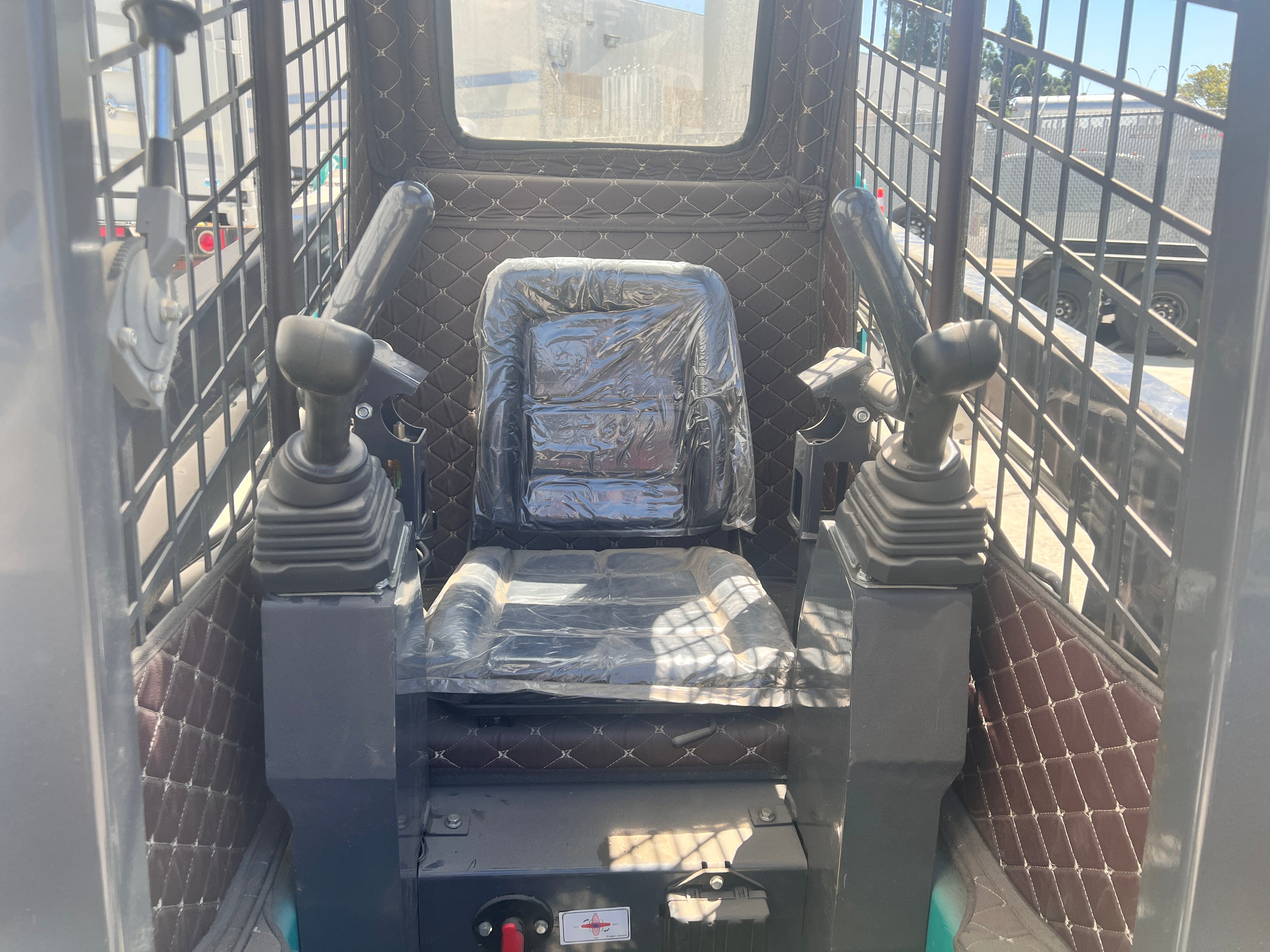 1.4 Ton, Open Cabin Skid Steer W/ Kubota Diesel Engine | TK35 | AGT ...