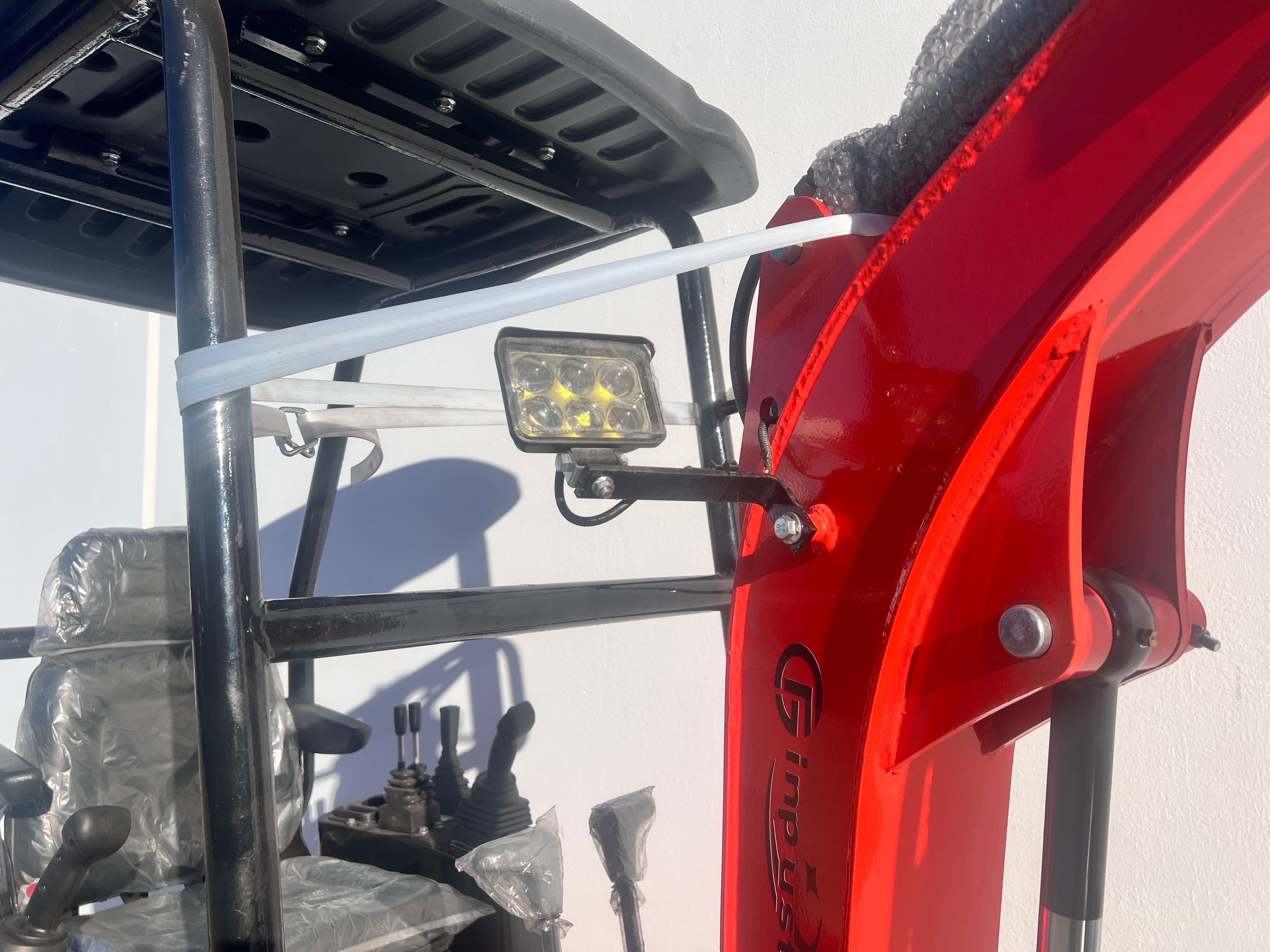 1.4 ton, Kubota Diesel Engine Mini & Small Excavator w/ Side Swing Boom ...