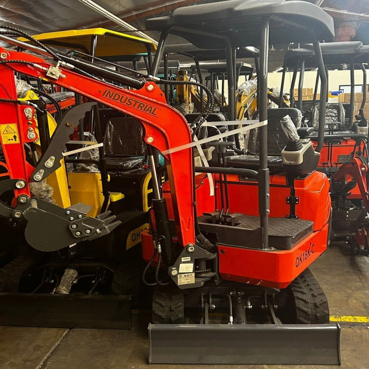 1.4 Ton, Kubota Engine Mini Excavator w/ Side Swing Boom, & Hydraulic ...