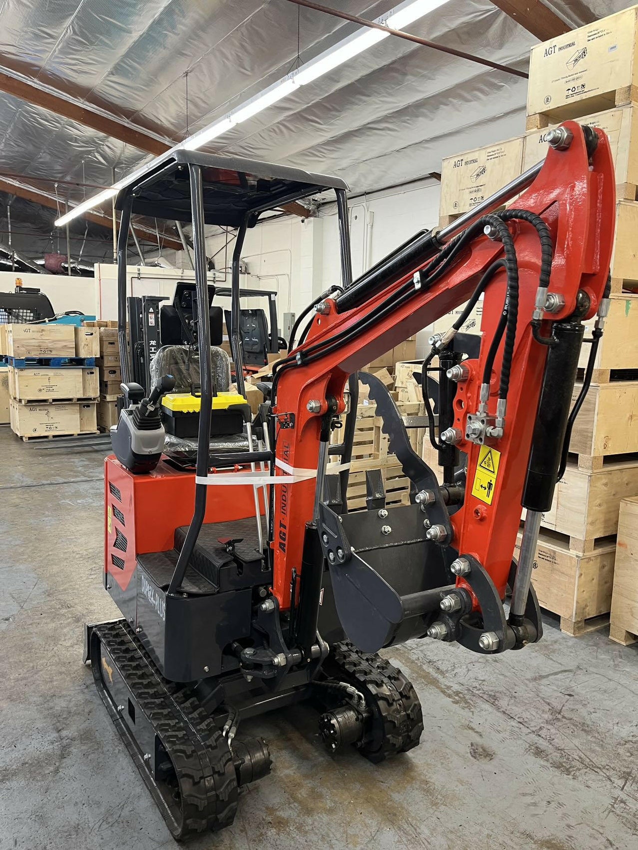 1 Ton, Upgraded Mini Excavator w/ Pilot Control & Swing Boom ...